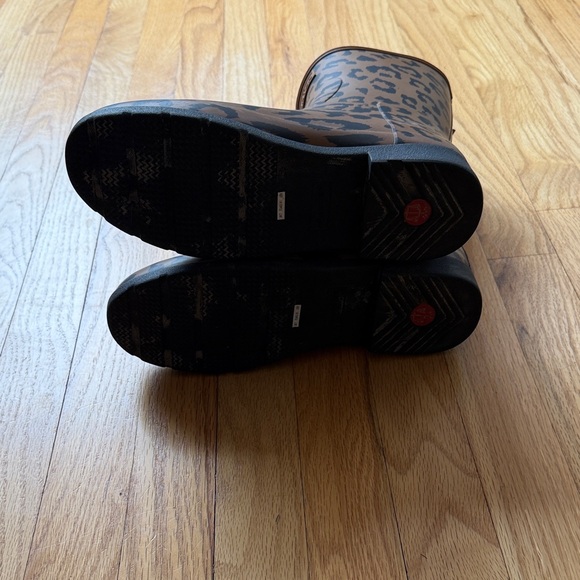 Hunter | Shoes | Hunter Mid Length Brown Leopard Print Winter Rain Snow ...